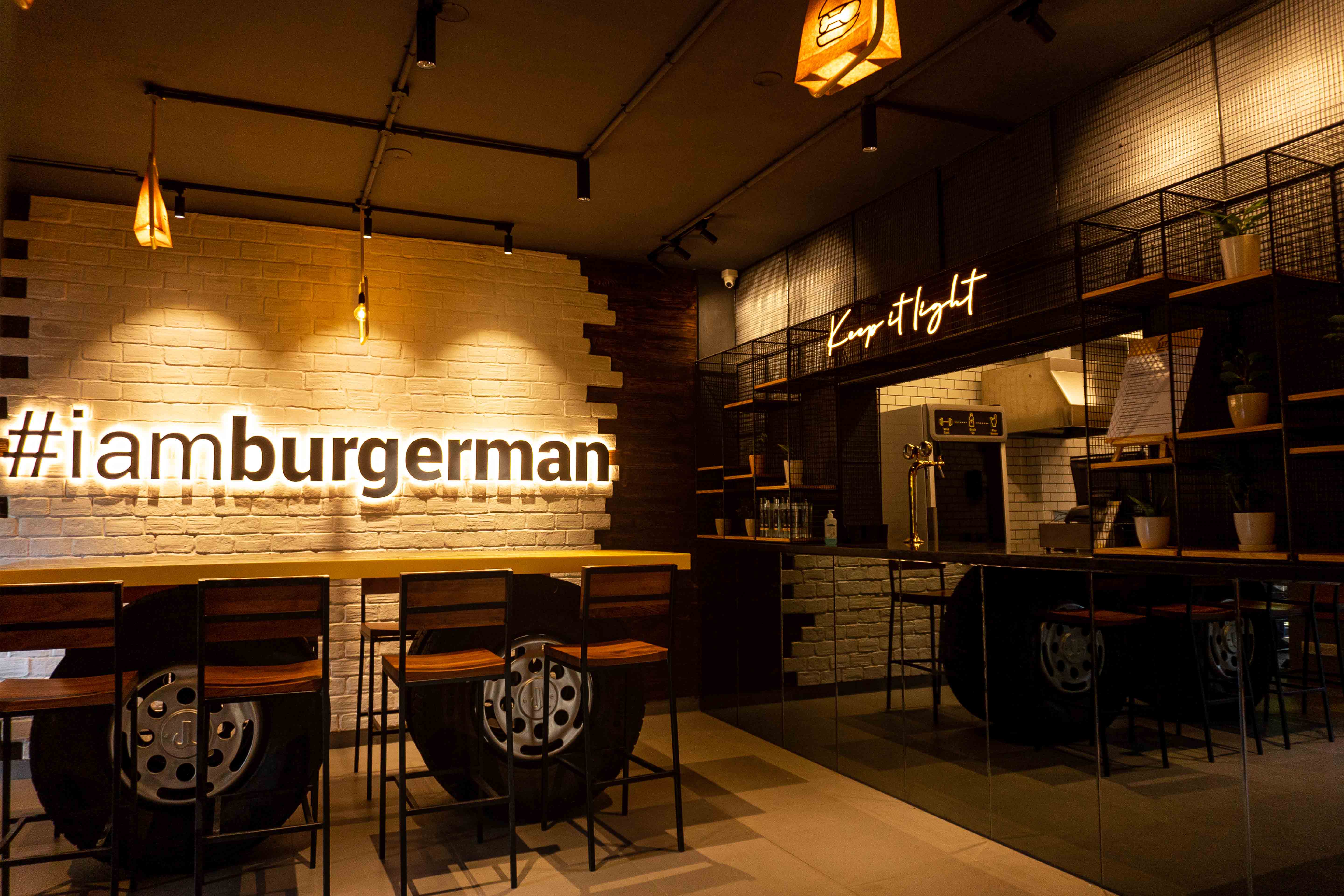 The Best Burger in Chennai @ the Hippest Place in Town!